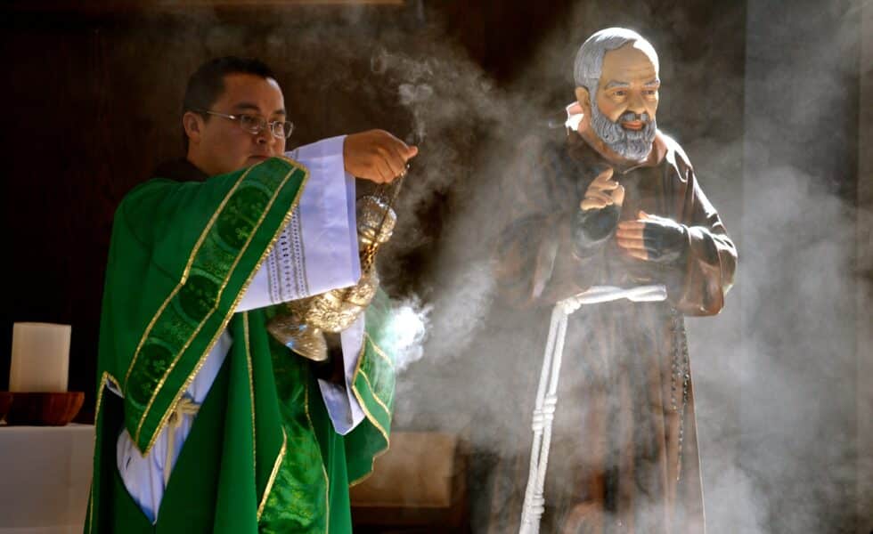 Pio of Pietrelcina: a priest with stigmata - Catholic Mass Times