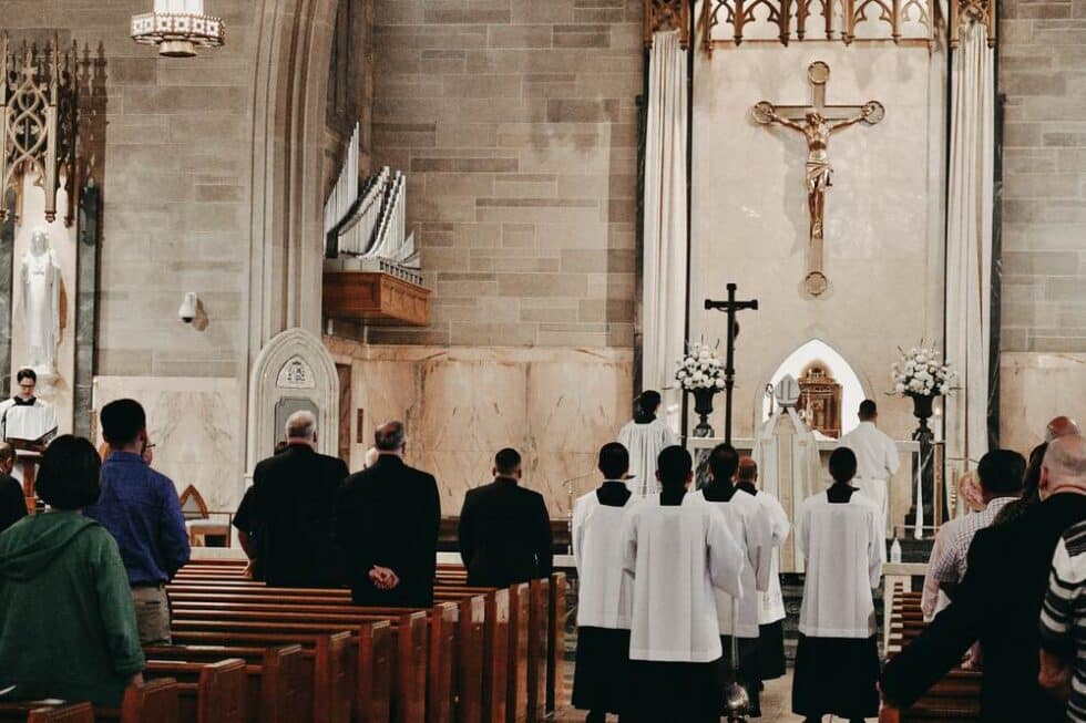 Why go to daily Mass if it's not mandatory? - Catholic Mass Times