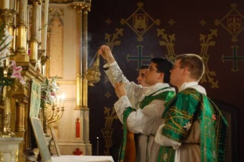 How Do the Introductory Rites of the Holy Mass Prepare Us?