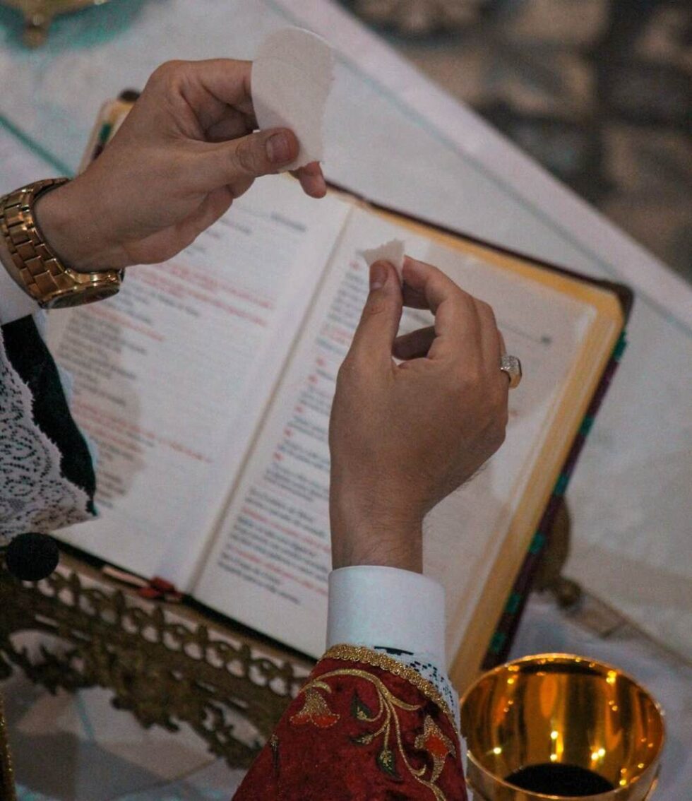 Liturgy of the Eucharist: The Heart of the Holy Mass - Catholic Mass Times