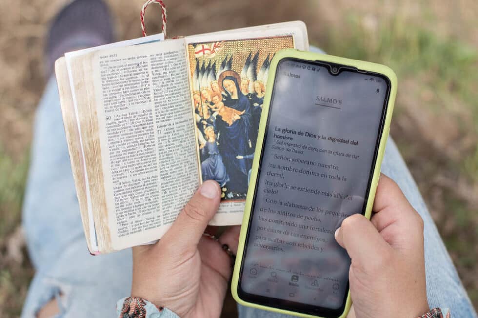 Top 16 Catholic Apps for Your Phone in 2025 - Catholic Mass Times
